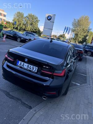 Black BMW 318 2022 in Riga, with an engine capacity of 2.00 L and mileage of 65 thousand km for 25800 €, photo 3 on AUTOMOTO.COM.LV