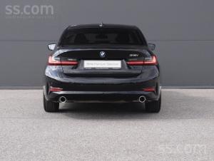 Black BMW 318 2022 in Riga, with an engine capacity of 2.00 L and mileage of 65 thousand km for 25800 €, photo 5 on AUTOMOTO.COM.LV