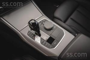 Black BMW 318 2022 in Riga, with an engine capacity of 2.00 L and mileage of 65 thousand km for 25800 €, photo 13 on AUTOMOTO.COM.LV