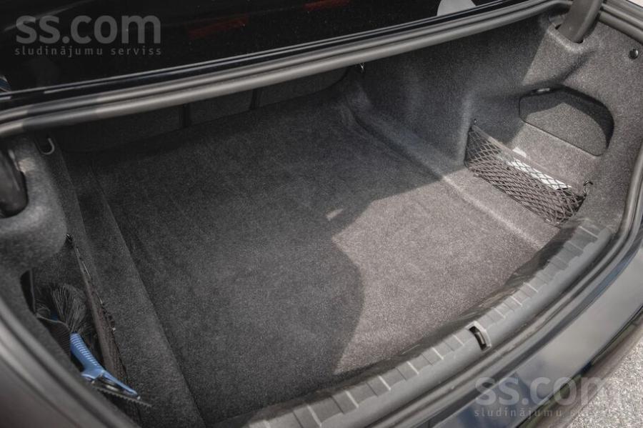 Black BMW 318 2022 in Riga, with an engine capacity of 2.00 L and mileage of 65 thousand km for 25800 €, photo 19 on AUTOMOTO.COM.LV