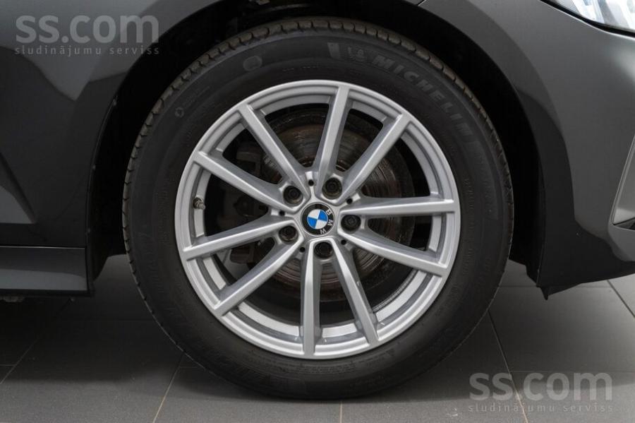 Melns BMW 318 2023 Rīga, ar dzinēja tilpumu 2.00 L un nobraukumu 104 tūkst. km par 27500 €, foto 14 vietnē AUTOMOTO.COM.LV