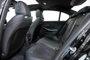 Black BMW 318 2024 in Riga, with an engine capacity of 2.00 L and mileage of 49 thousand km for 36500 €, photo 9 on AUTOMOTO.COM.LV