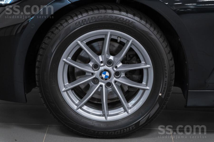 Black BMW 318 2024 in Riga, with an engine capacity of 2.00 L and mileage of 49 thousand km for 36500 €, photo 11 on AUTOMOTO.COM.LV