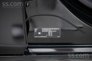 Black BMW 318 2024 in Riga, with an engine capacity of 2.00 L and mileage of 49 thousand km for 36500 €, photo 12 on AUTOMOTO.COM.LV