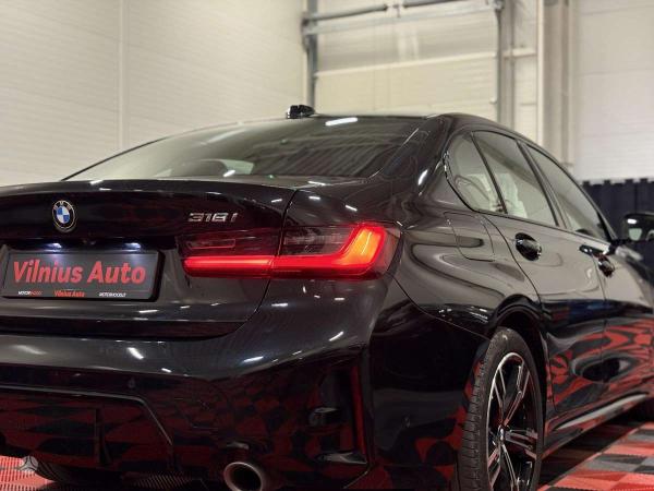 Black BMW 318 2025 in Vilnius, with an engine capacity of 1.97 L and mileage of 18 thousand km for 34500 €, photo 8 on AUTOMOTO.COM.LV