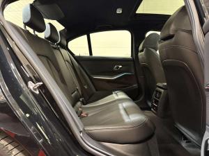 Black BMW 318 2025 in Vilnius, with an engine capacity of 1.97 L and mileage of 18 thousand km for 34500 €, photo 36 on AUTOMOTO.COM.LV