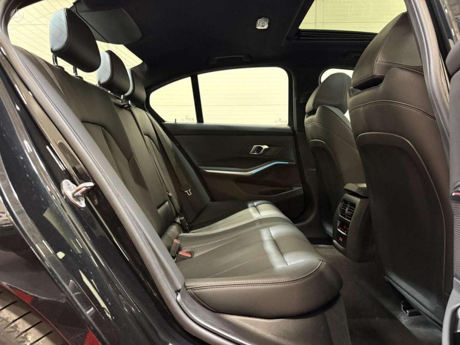 Black BMW 318 2025 in Vilnius, with an engine capacity of 1.97 L and mileage of 18 thousand km for 34500 €, photo 36 on AUTOMOTO.COM.LV