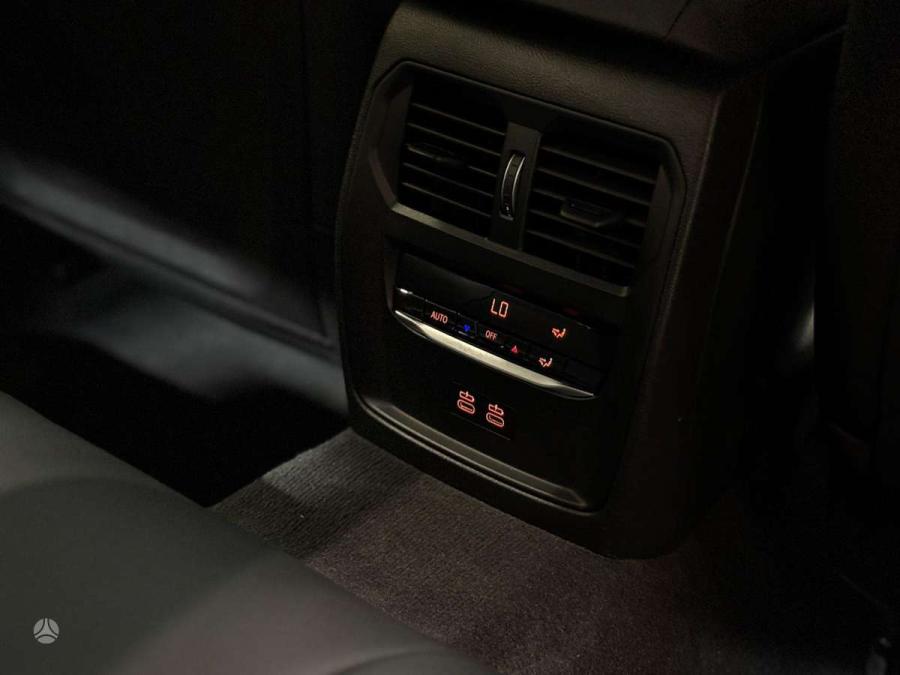 Black BMW 318 2025 in Vilnius, with an engine capacity of 1.97 L and mileage of 18 thousand km for 34500 €, photo 37 on AUTOMOTO.COM.LV