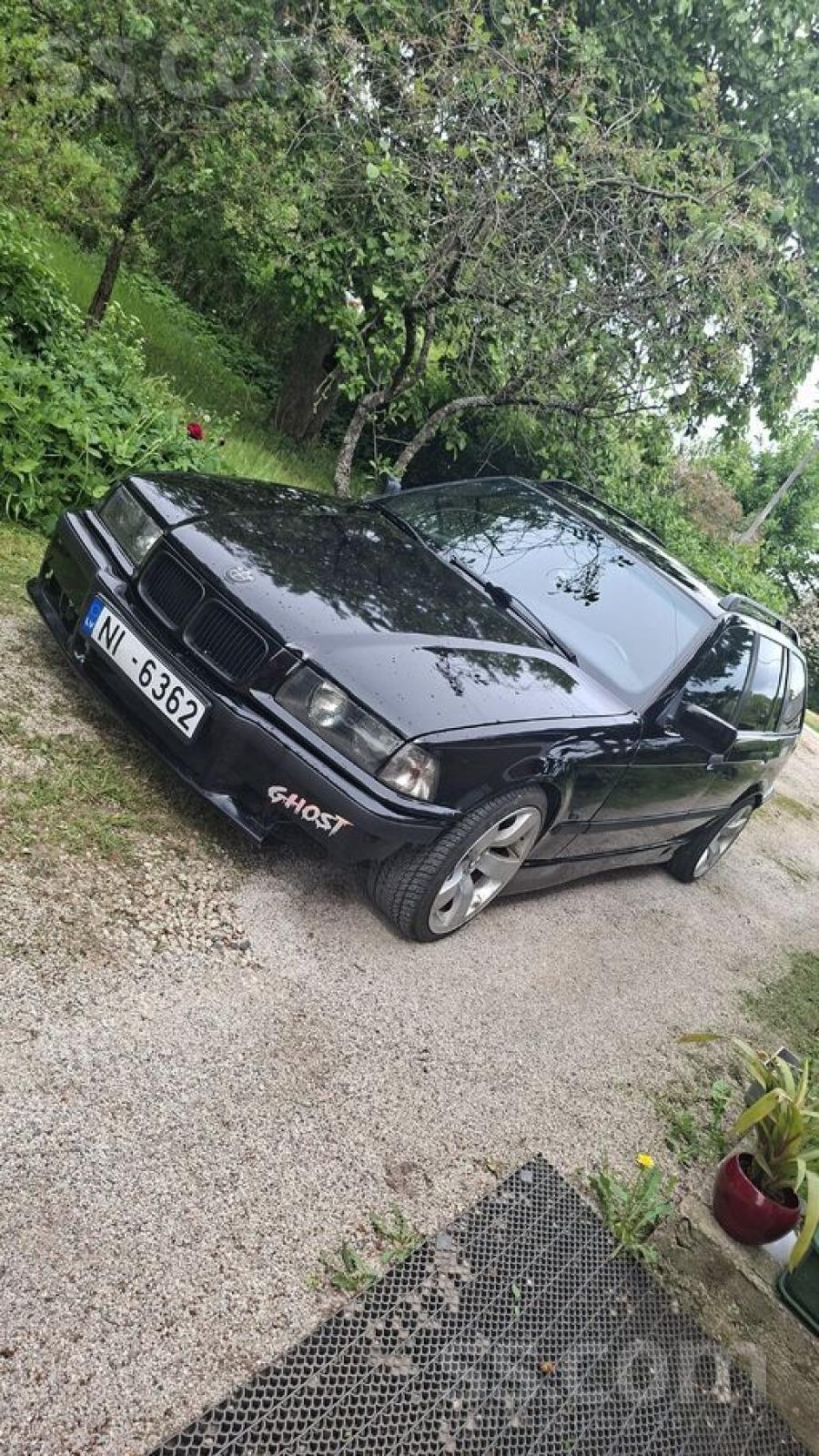 Melns BMW 318 1996 Liepāja, ar dzinēja tilpumu 2.00 L un nobraukumu 221 tūkst. km par 2900 €, foto 1 vietnē AUTOMOTO.COM.LV