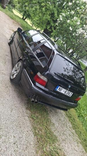 Melns BMW 318 1996 Liepāja, ar dzinēja tilpumu 2.00 L un nobraukumu 221 tūkst. km par 2900 €, foto 3 vietnē AUTOMOTO.COM.LV