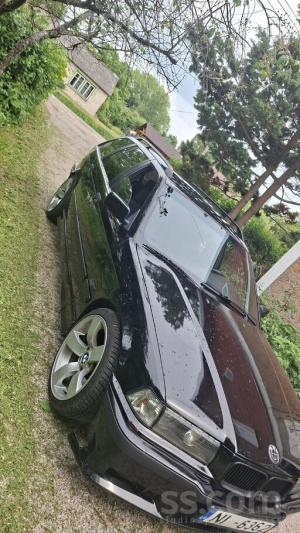 Melns BMW 318 1996 Liepāja, ar dzinēja tilpumu 2.00 L un nobraukumu 221 tūkst. km par 2900 €, foto 4 vietnē AUTOMOTO.COM.LV