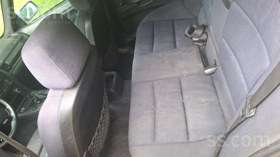 Melns BMW 318 1996 Liepāja, ar dzinēja tilpumu 2.00 L un nobraukumu 221 tūkst. km par 2900 €, foto 5 vietnē AUTOMOTO.COM.LV