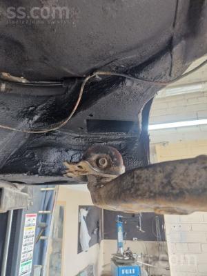 Melns BMW 318 1996 Liepāja, ar dzinēja tilpumu 2.00 L un nobraukumu 221 tūkst. km par 2900 €, foto 7 vietnē AUTOMOTO.COM.LV