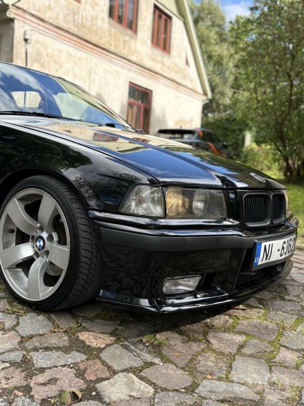 Melns BMW 318 1996 Kuldīga, ar dzinēja tilpumu 2.00 L un nobraukumu 0 tūkst. km par 4100 €, foto 4 vietnē AUTOMOTO.COM.LV