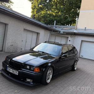 Black BMW 318 1996 in Riga, with an engine capacity of 2.80 L and mileage of 181 thousand km for 7200 €, photo  on AUTOMOTO.COM.LV