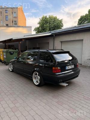 Melns BMW 318 1996 Rīga, ar dzinēja tilpumu 2.80 L un nobraukumu 181 tūkst. km par 7200 €, foto 3 vietnē AUTOMOTO.COM.LV