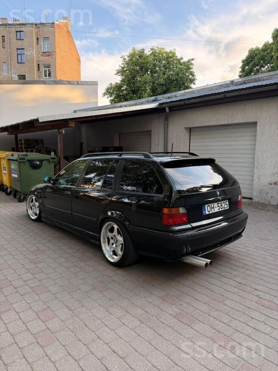 Melns BMW 318 1996 Rīga, ar dzinēja tilpumu 2.80 L un nobraukumu 181 tūkst. km par 7200 €, foto 3 vietnē AUTOMOTO.COM.LV