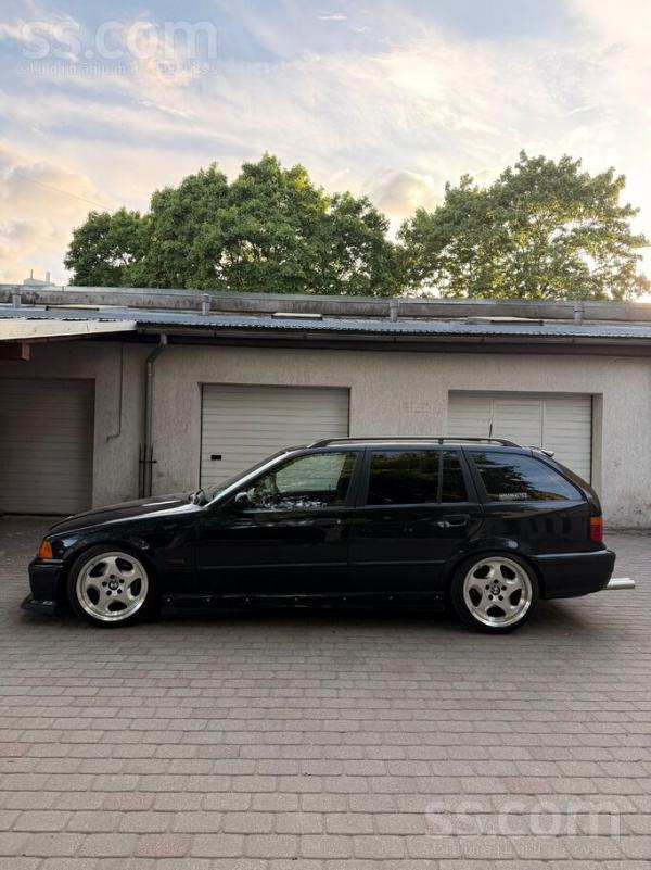 Melns BMW 318 1996 Rīga, ar dzinēja tilpumu 2.80 L un nobraukumu 181 tūkst. km par 7200 €, foto 6 vietnē AUTOMOTO.COM.LV