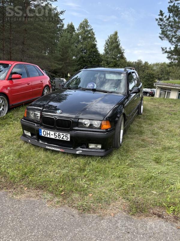 Melns BMW 318 1996 Rīga, ar dzinēja tilpumu 2.80 L un nobraukumu 181 tūkst. km par 7200 €, foto 10 vietnē AUTOMOTO.COM.LV