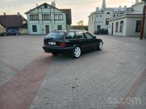 Black BMW 318 1998 in Dobele, with an engine capacity of 1.80 L and mileage of 320 thousand km for 2200 €, photo 2 on AUTOMOTO.COM.LV