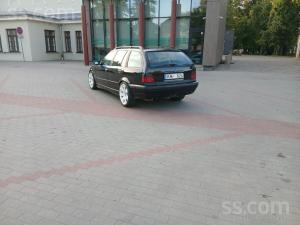 Black BMW 318 1998 in Dobele, with an engine capacity of 1.80 L and mileage of 320 thousand km for 2200 €, photo 4 on AUTOMOTO.COM.LV