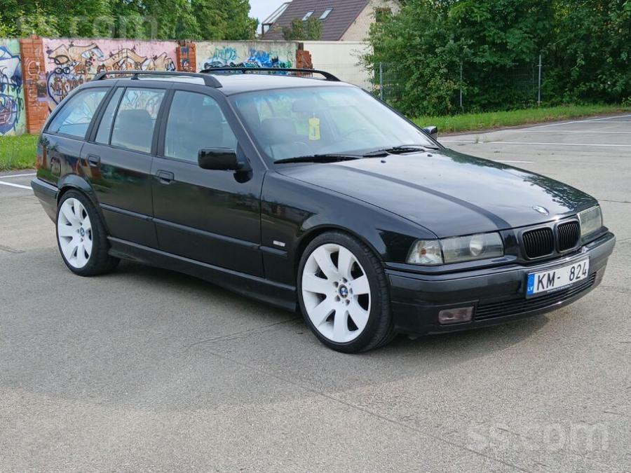 Black BMW 318 1998 in Dobele, with an engine capacity of 1.80 L and mileage of 320 thousand km for 2100 €, photo 1 on AUTOMOTO.COM.LV