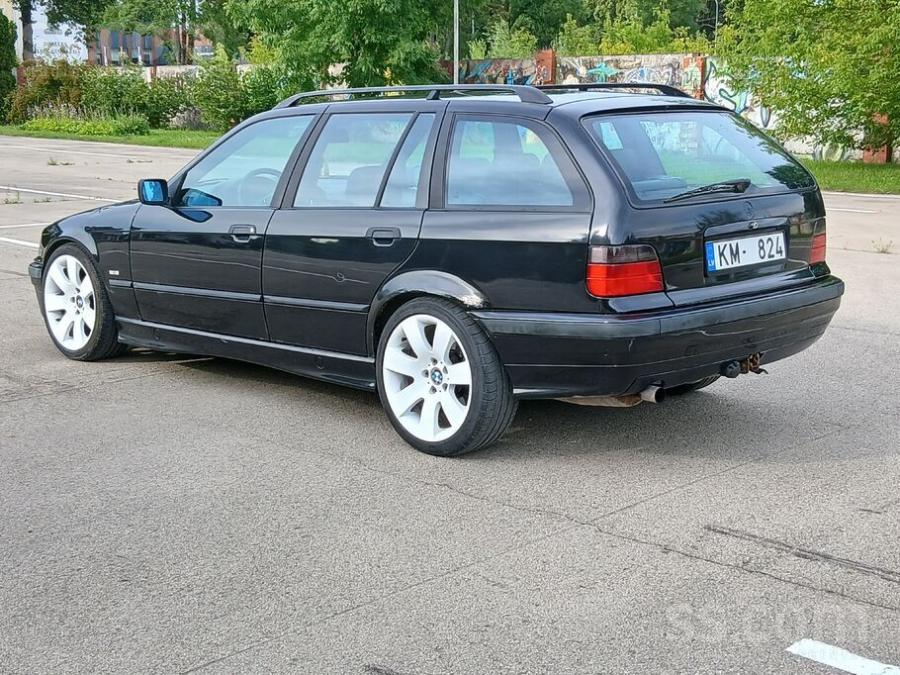 Black BMW 318 1998 in Dobele, with an engine capacity of 1.80 L and mileage of 320 thousand km for 2100 €, photo 4 on AUTOMOTO.COM.LV