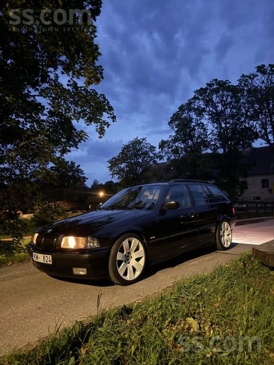Melns BMW 318 1998 Rīga, ar dzinēja tilpumu 1.80 L un nobraukumu 330 tūkst. km par 2400 €, foto 1 vietnē AUTOMOTO.COM.LV
