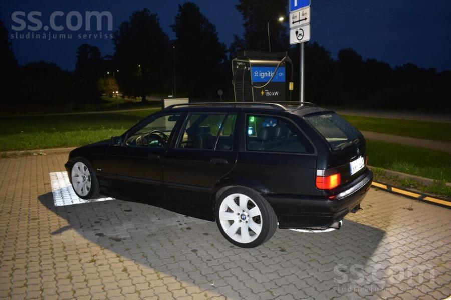 Melns BMW 318 1998 Rīga, ar dzinēja tilpumu 1.80 L un nobraukumu 330 tūkst. km par 2400 €, foto 5 vietnē AUTOMOTO.COM.LV