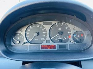 Melns BMW 318 2003 Rīga, ar dzinēja tilpumu 2.00 L un nobraukumu 207 tūkst. km par 2700 €, foto 10 vietnē AUTOMOTO.COM.LV