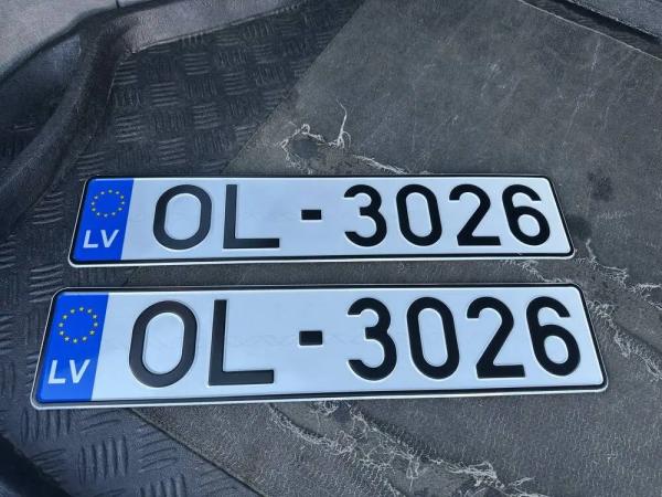 Melns BMW 318 2003 Rīga, ar dzinēja tilpumu 2.00 L un nobraukumu 207 tūkst. km par 2700 €, foto 10 vietnē AUTOMOTO.COM.LV