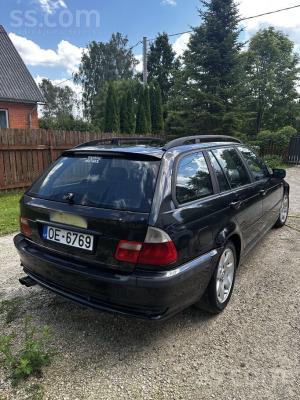 Black BMW 318 2003 in Riga, with an engine capacity of 2.00 L and mileage of 375 thousand km for 2500 €, photo 7 on AUTOMOTO.COM.LV