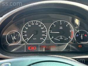 Black BMW 318 2003 in Riga, with an engine capacity of 2.00 L and mileage of 375 thousand km for 2500 €, photo 16 on AUTOMOTO.COM.LV