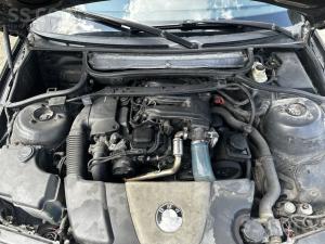 Black BMW 318 2003 in Riga, with an engine capacity of 2.00 L and mileage of 375 thousand km for 2500 €, photo 19 on AUTOMOTO.COM.LV