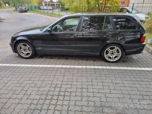 Black BMW 318 2003 in Jelgava, with an engine capacity of 2.50 L and mileage of 388 thousand km for 2500 €, photo 6 on AUTOMOTO.COM.LV