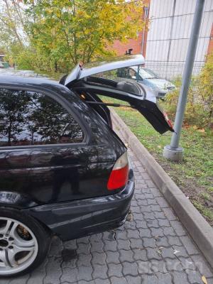 Black BMW 318 2003 in Jelgava, with an engine capacity of 2.50 L and mileage of 388 thousand km for 2500 €, photo 8 on AUTOMOTO.COM.LV
