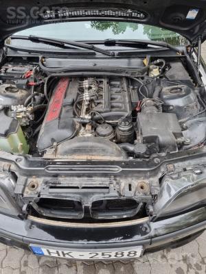Black BMW 318 2003 in Jelgava, with an engine capacity of 2.50 L and mileage of 388 thousand km for 2500 €, photo 13 on AUTOMOTO.COM.LV