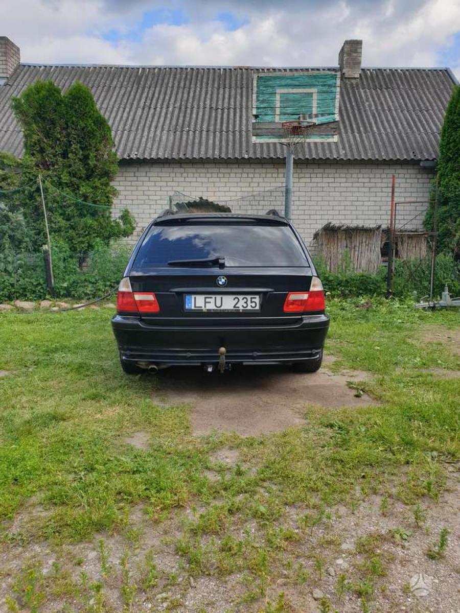 Black BMW 318 2004 in Alytus, with an engine capacity of 1.80 L and mileage of 300 thousand km for 500 €, photo 4 on AUTOMOTO.COM.LV