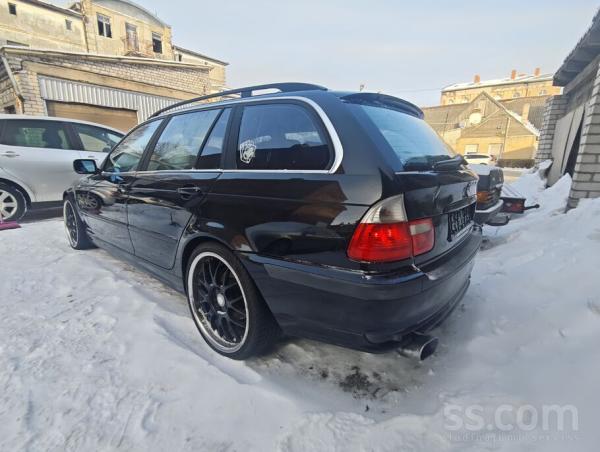 Black BMW 318 2004 in Liepaja, with an engine capacity of 2.00 L and mileage of 350 thousand km for 1500 €, photo 4 on AUTOMOTO.COM.LV