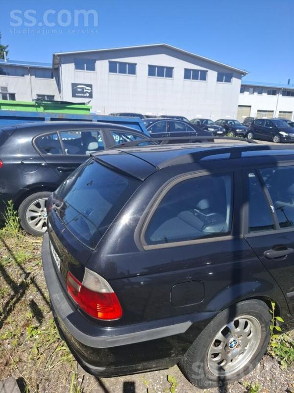 Black BMW 318 2004 in Riga, with an engine capacity of 2.00 L and mileage of 387 thousand km for 400 €, photo 2 on AUTOMOTO.COM.LV