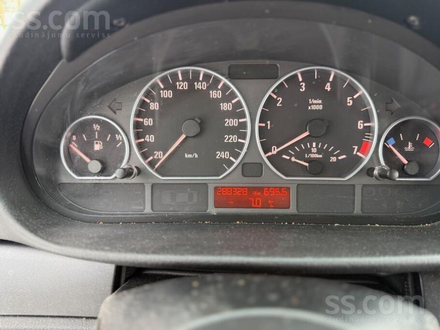 Black BMW 318 2005 in Balvi, with an engine capacity of 2.00 L and mileage of 288 thousand km for 2500 €, photo 11 on AUTOMOTO.COM.LV