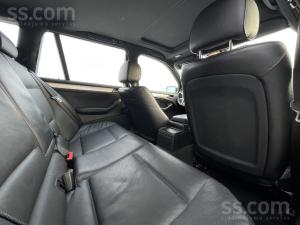 Black BMW 318 2005 in Riga, with an engine capacity of 2.00 L and mileage of 298 thousand km for 2550 €, photo 9 on AUTOMOTO.COM.LV