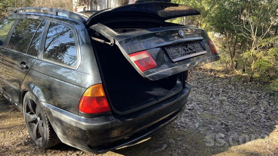 Black BMW 318 2005 in Riga, with an engine capacity of 1.80 L and mileage of 33 thousand km for 1700 €, photo 12 on AUTOMOTO.COM.LV