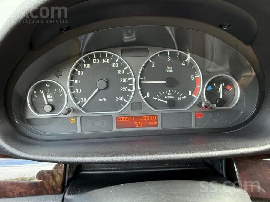 Melns BMW 318 2005 Rīga, ar dzinēja tilpumu 2.00 L un nobraukumu 281 tūkst. km par 3300 €, foto 11 vietnē AUTOMOTO.COM.LV