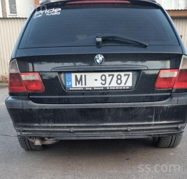 BMW 318 2005 in Rezekne on AUTOMOTO.COM.LV Black BMW 318 2005 in Rezekne, with an engine capacity of 2.00 L and mileage of 388 thousand km for 2200 ā¬, photo 9 on AUTOMOTO.COM.LV