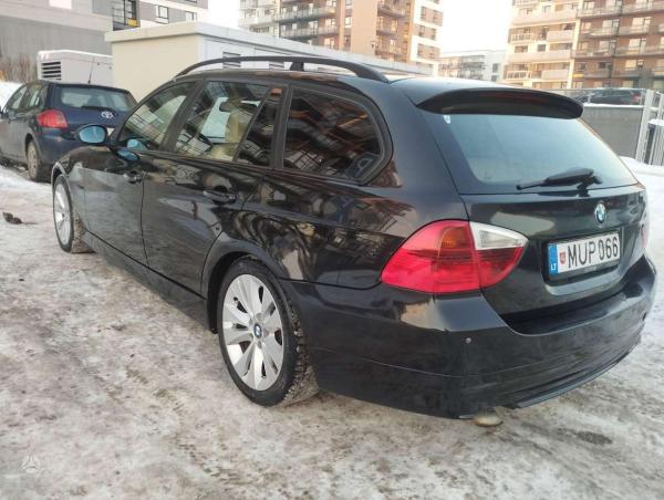 Melns BMW 318 2006 Viļņa, ar dzinēja tilpumu 2.00 L un nobraukumu 295 tūkst. km par 2300 €, foto 4 vietnē AUTOMOTO.COM.LV