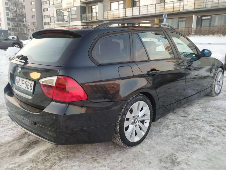 Melns BMW 318 2006 Viļņa, ar dzinēja tilpumu 2.00 L un nobraukumu 295 tūkst. km par 2300 €, foto 5 vietnē AUTOMOTO.COM.LV