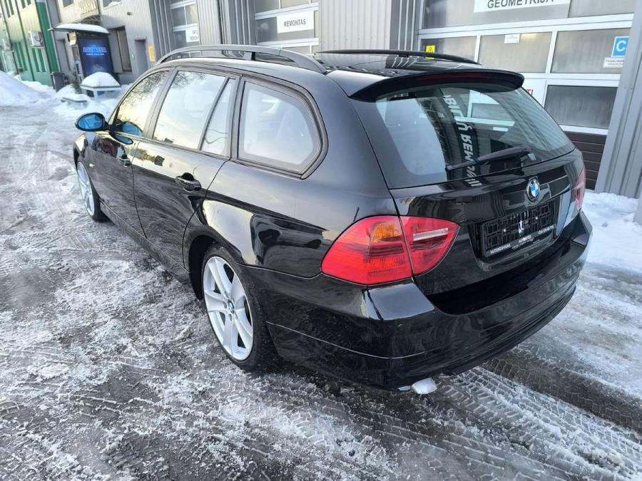 Black BMW 318 2006 in Joniskis, with an engine capacity of 2.00 L and mileage of 220 thousand km for 3550 €, photo 3 on AUTOMOTO.COM.LV