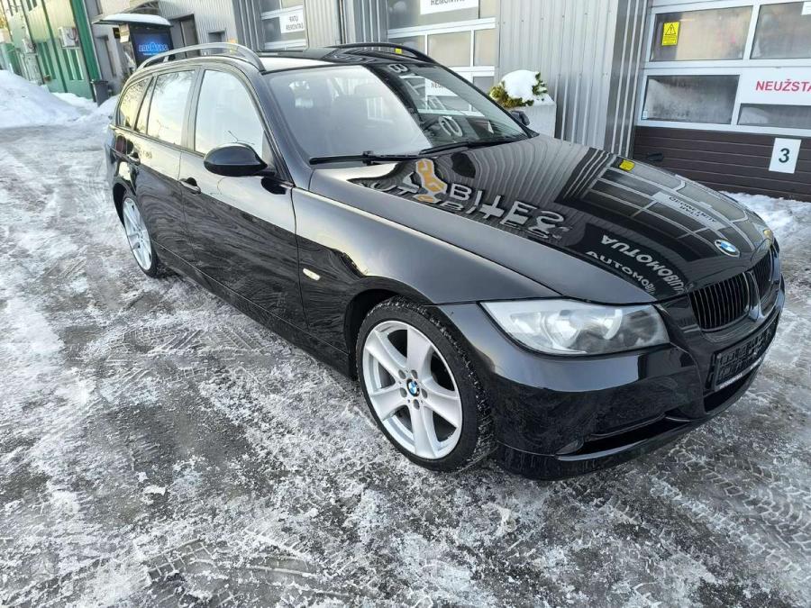 Black BMW 318 2006 in Joniskis, with an engine capacity of 2.00 L and mileage of 220 thousand km for 3550 €, photo 8 on AUTOMOTO.COM.LV