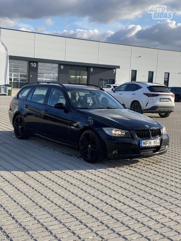 Melns BMW 318 2006 Kauņa, ar dzinēja tilpumu 2.00 L un nobraukumu 260 tūkst. km par 1800 €, foto 3 vietnē AUTOMOTO.COM.LV
